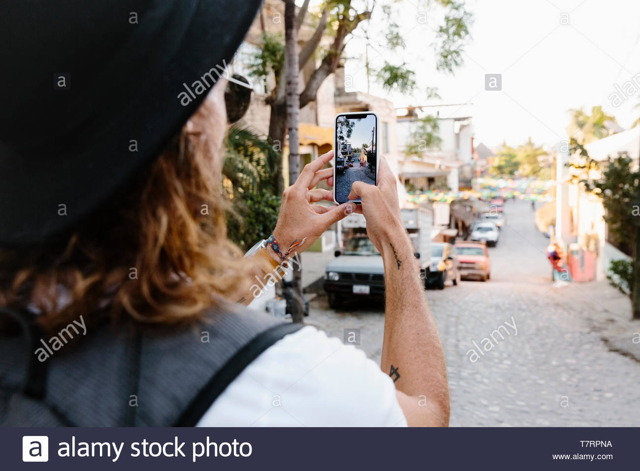 Mexico street people cell phone hi-res stock photography and images - Alamy