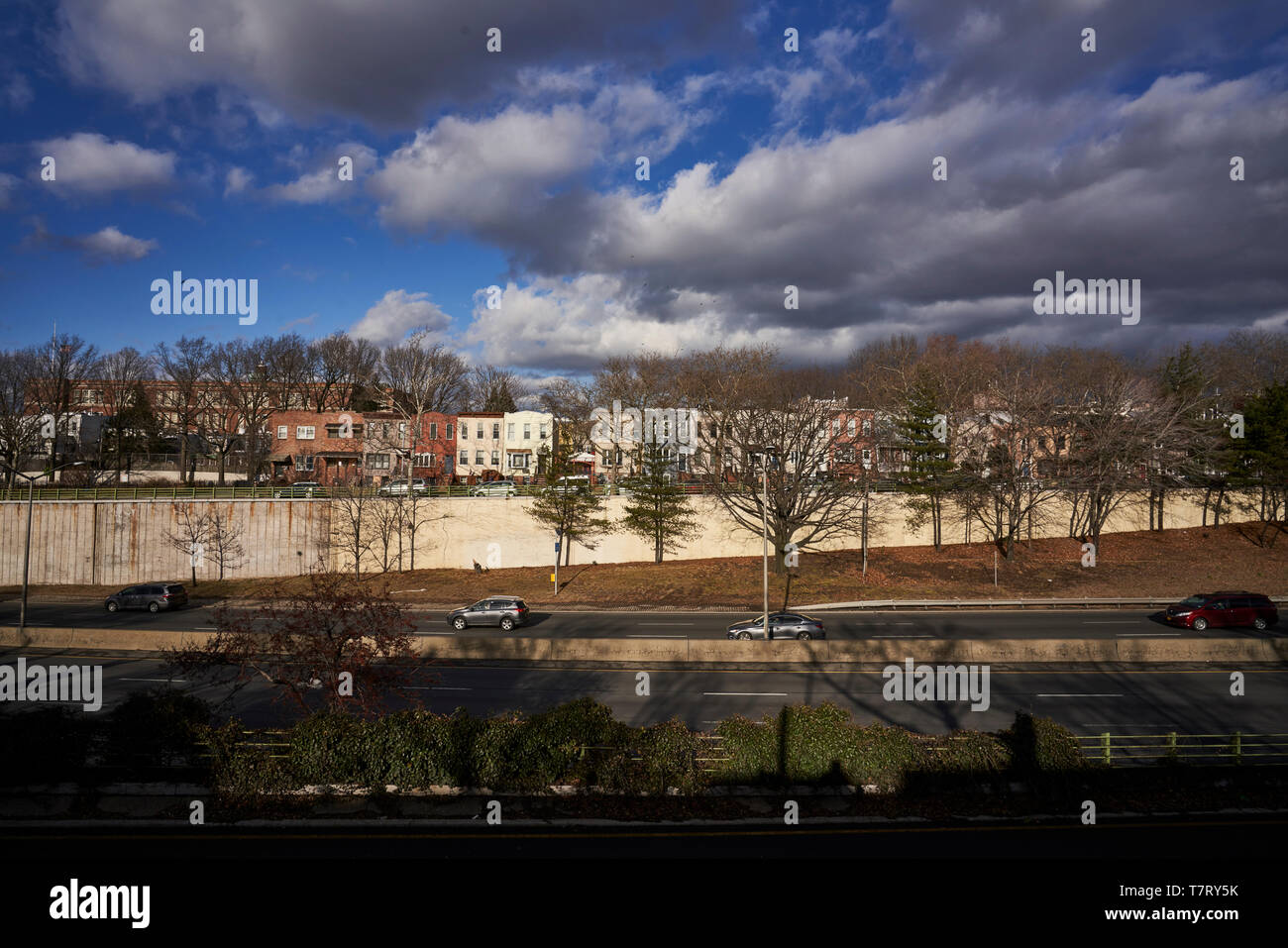 light traffic on Prospect Expressway Stock Photo - Alamy
