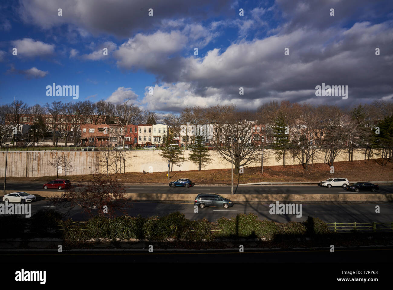 light traffic on Prospect Expressway Stock Photo - Alamy