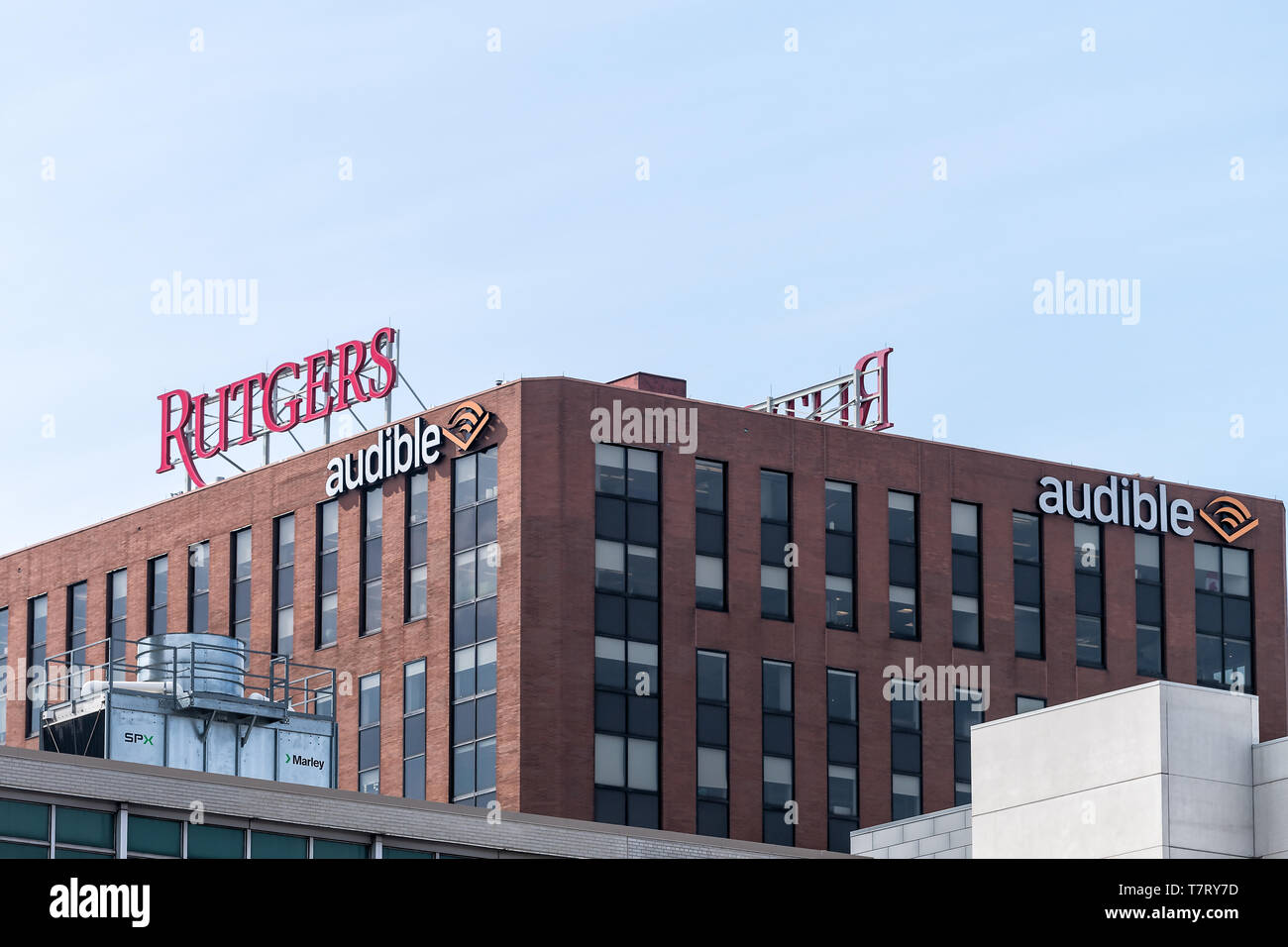 Amazon logo office building hi-res stock photography and images - Alamy