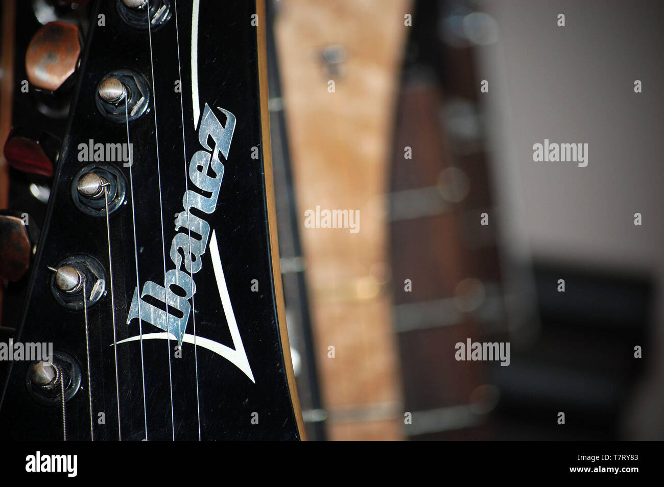 Ibanez guitars hi-res stock photography and images - Alamy