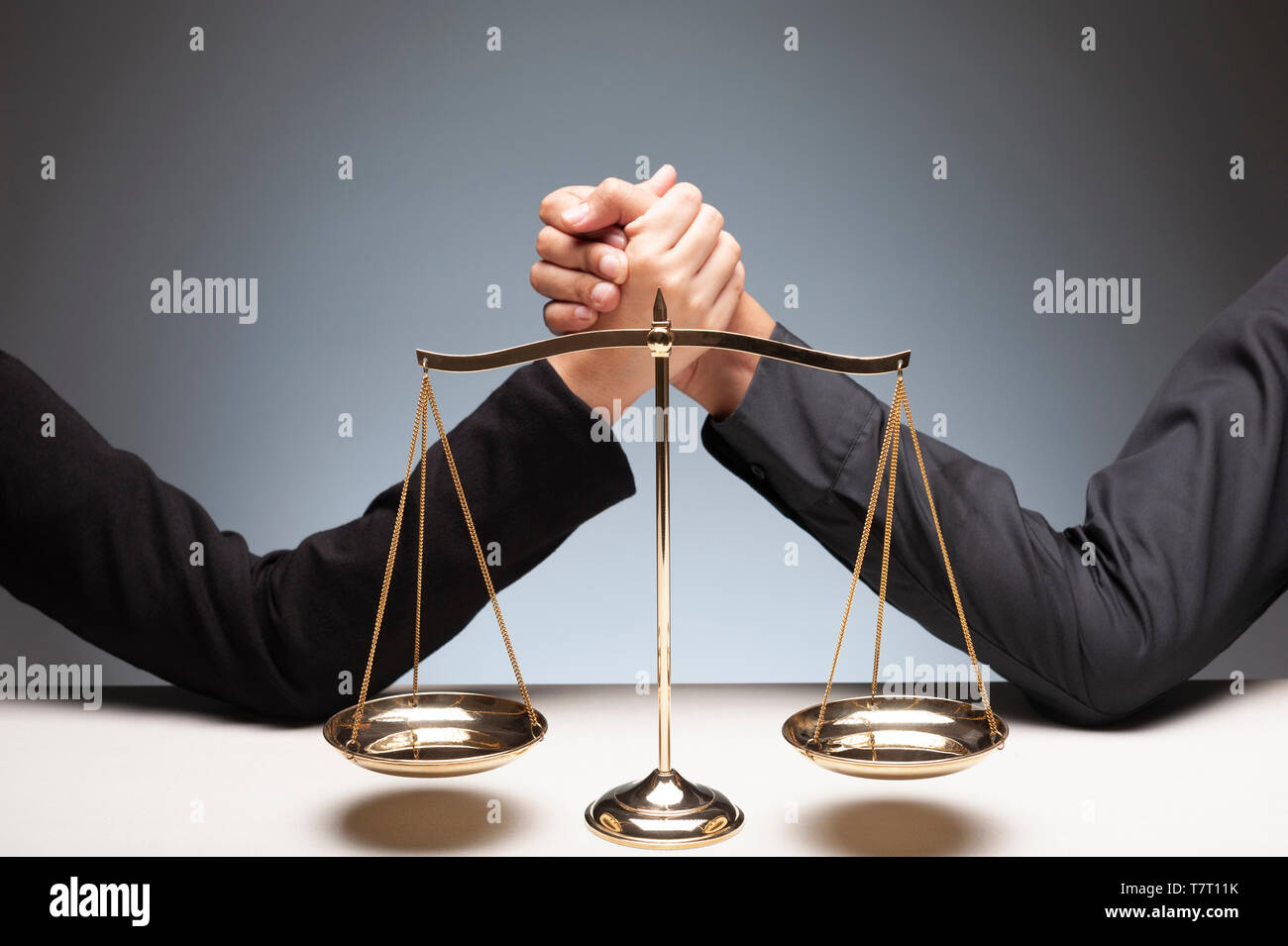 Arm wrestling man woman hi-res stock photography and images - Alamy