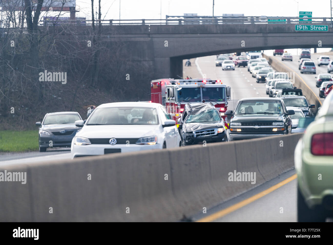 Emergency and disaster traffic congestion hi-res stock photography and ...