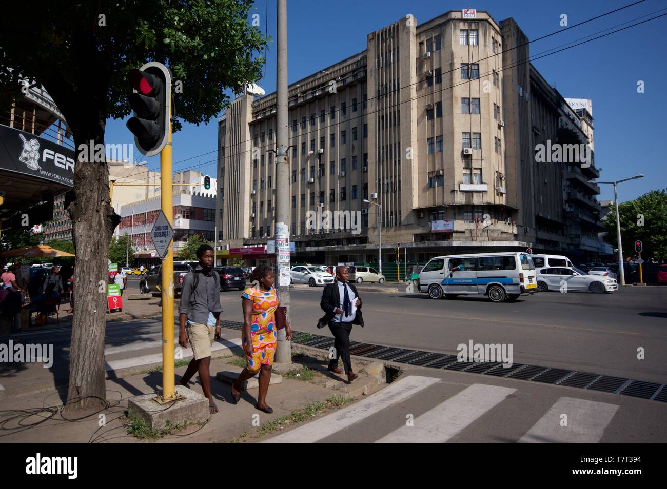 Downtown Maputo street scene, corner of Avenida 25 de Setembro and ...