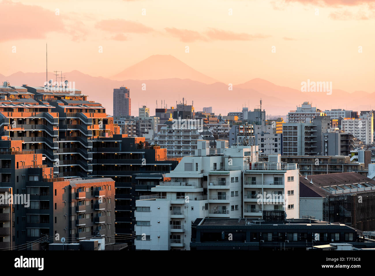Mount fuji silhouette hi-res stock photography and images - Alamy
