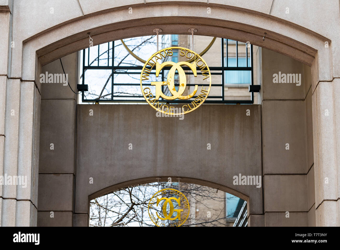 Market street in reston hi-res stock photography and images - Alamy