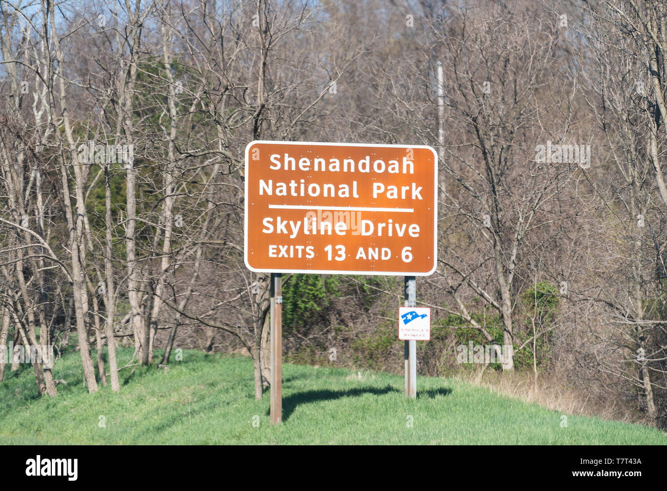 Shenandoah National Park and Skyline Drive exit brown information and ...