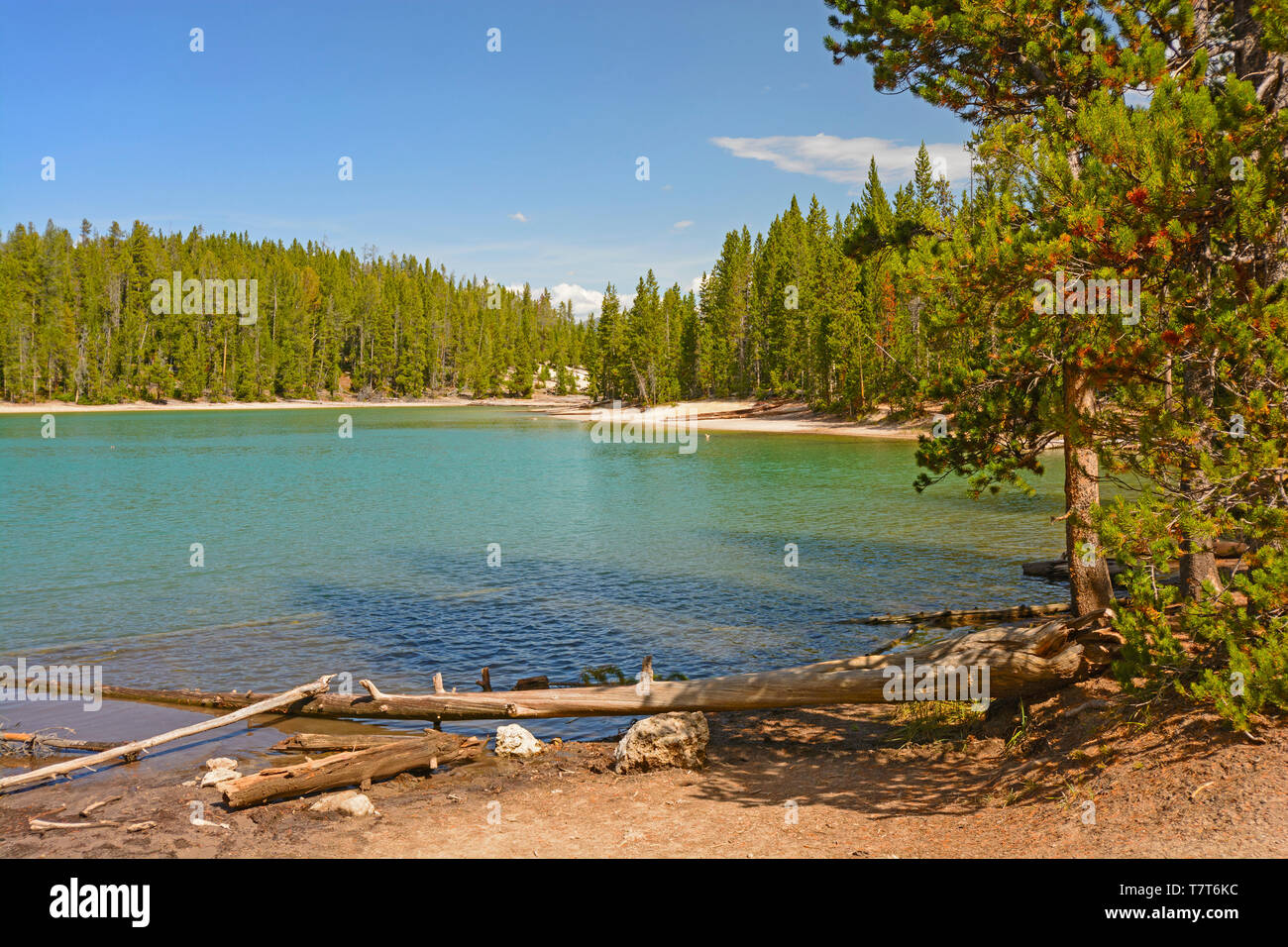 Clear lake hi-res stock photography and images - Alamy