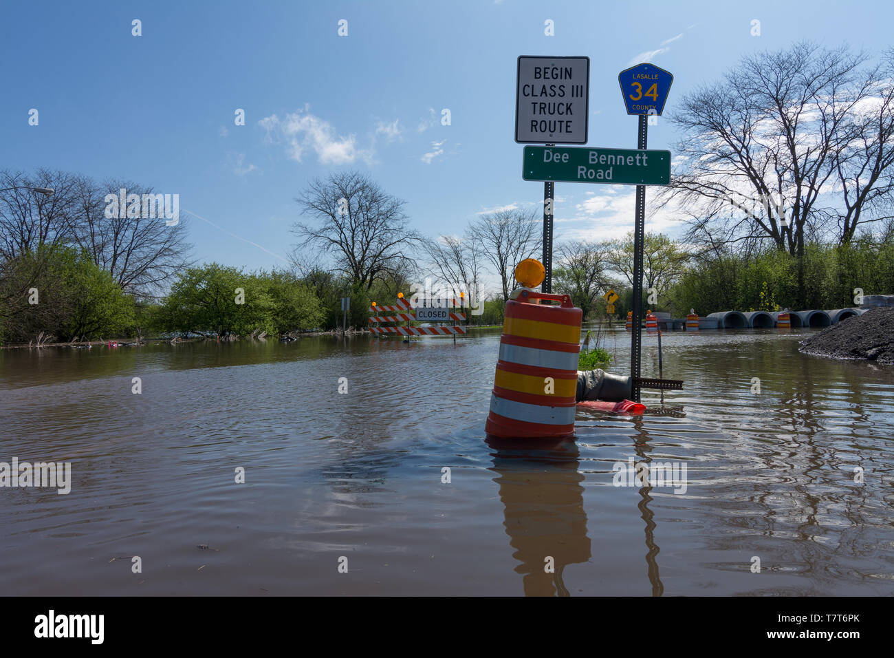 Roads under flood water hi-res stock photography and images - Alamy