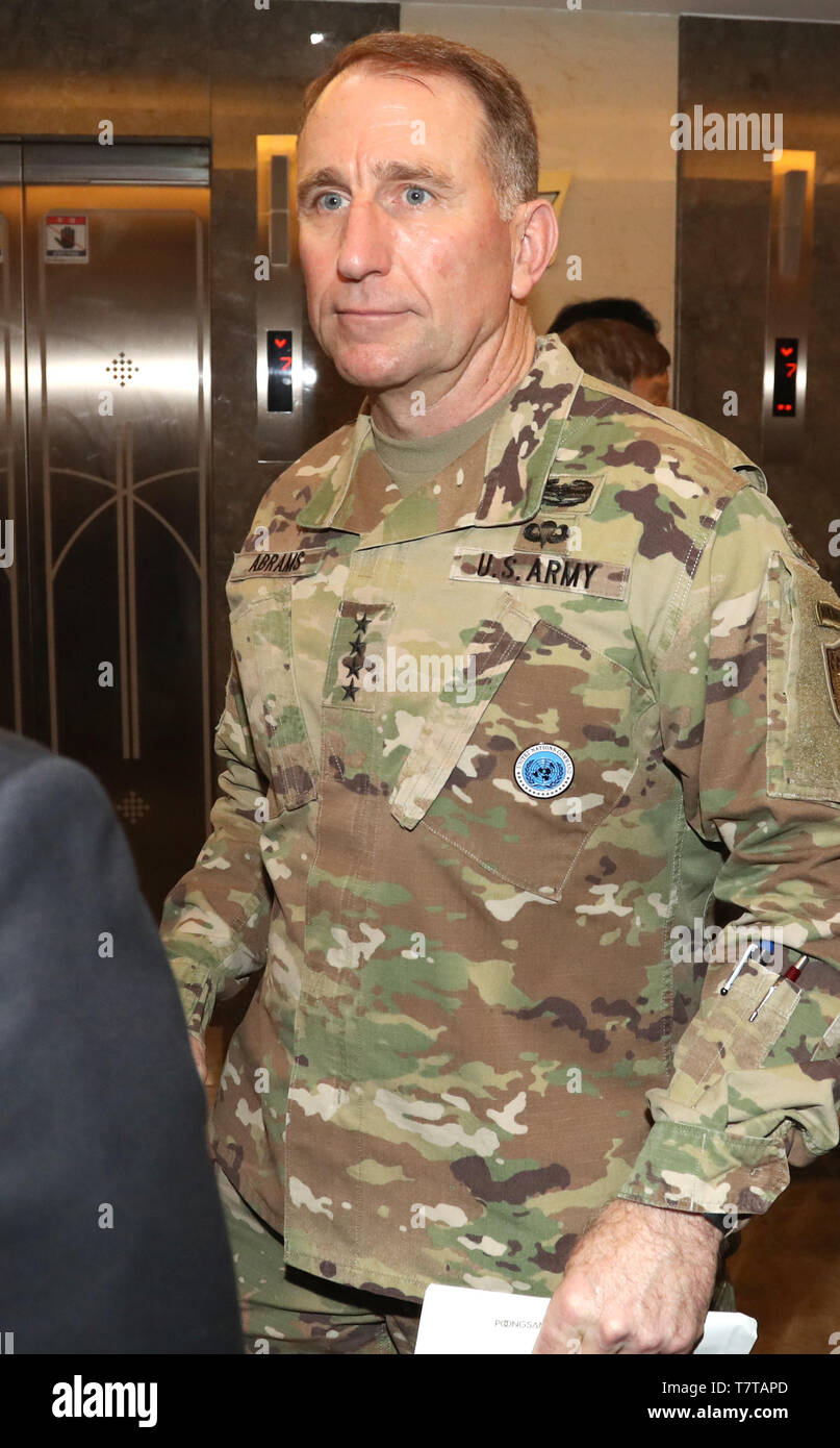 09th May, 2019. USFK chief gives lecture in Seoul Gen. Robert Abrams ...