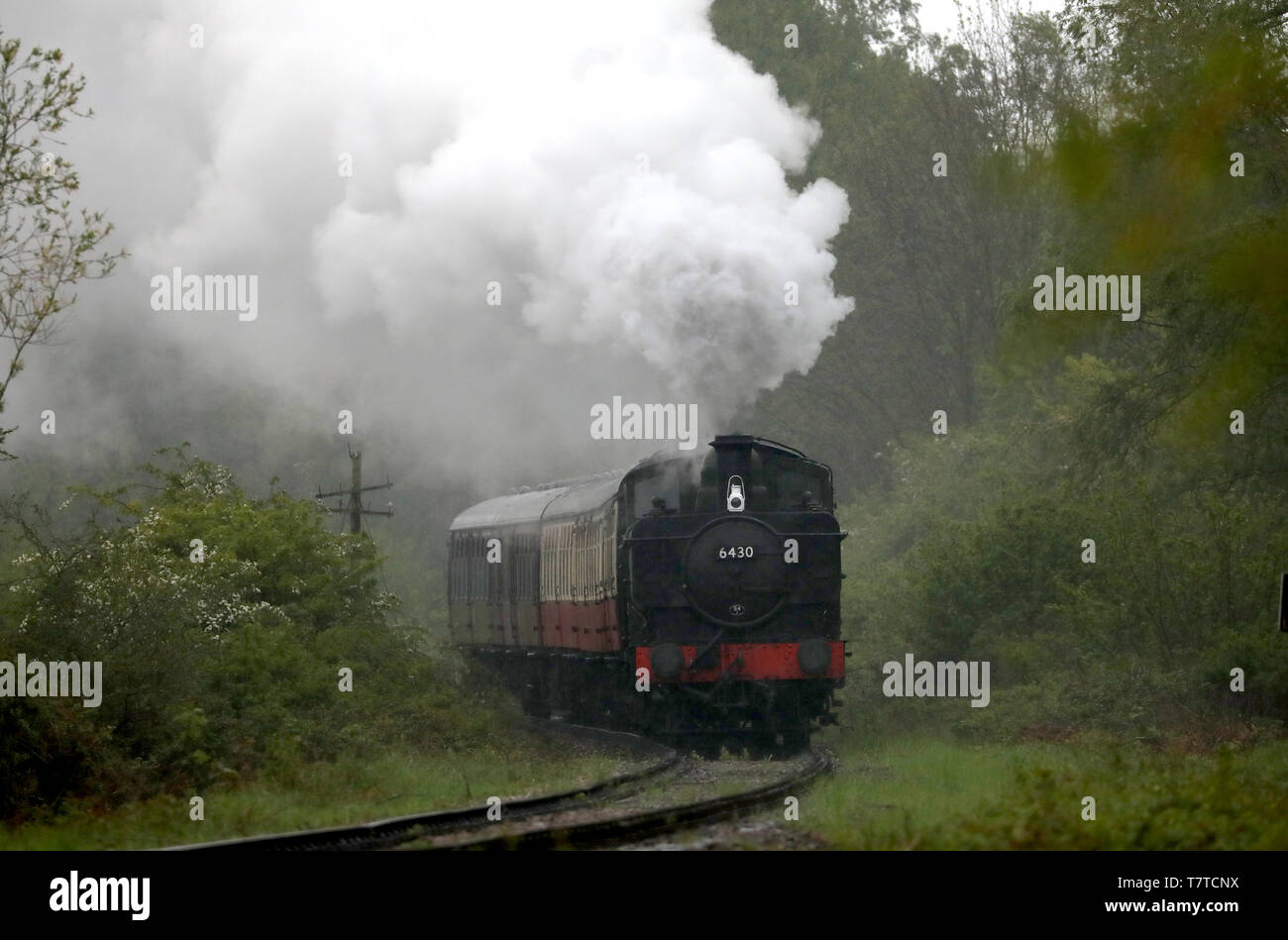 Peterborough, Cambridgeshire, UK. 8th May 2019. It's a grey miserable ...