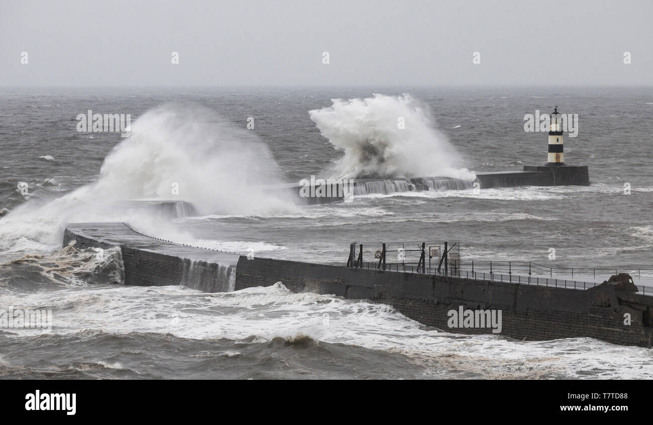 Stron Waves High Resolution Stock Photography and Images - Alamy