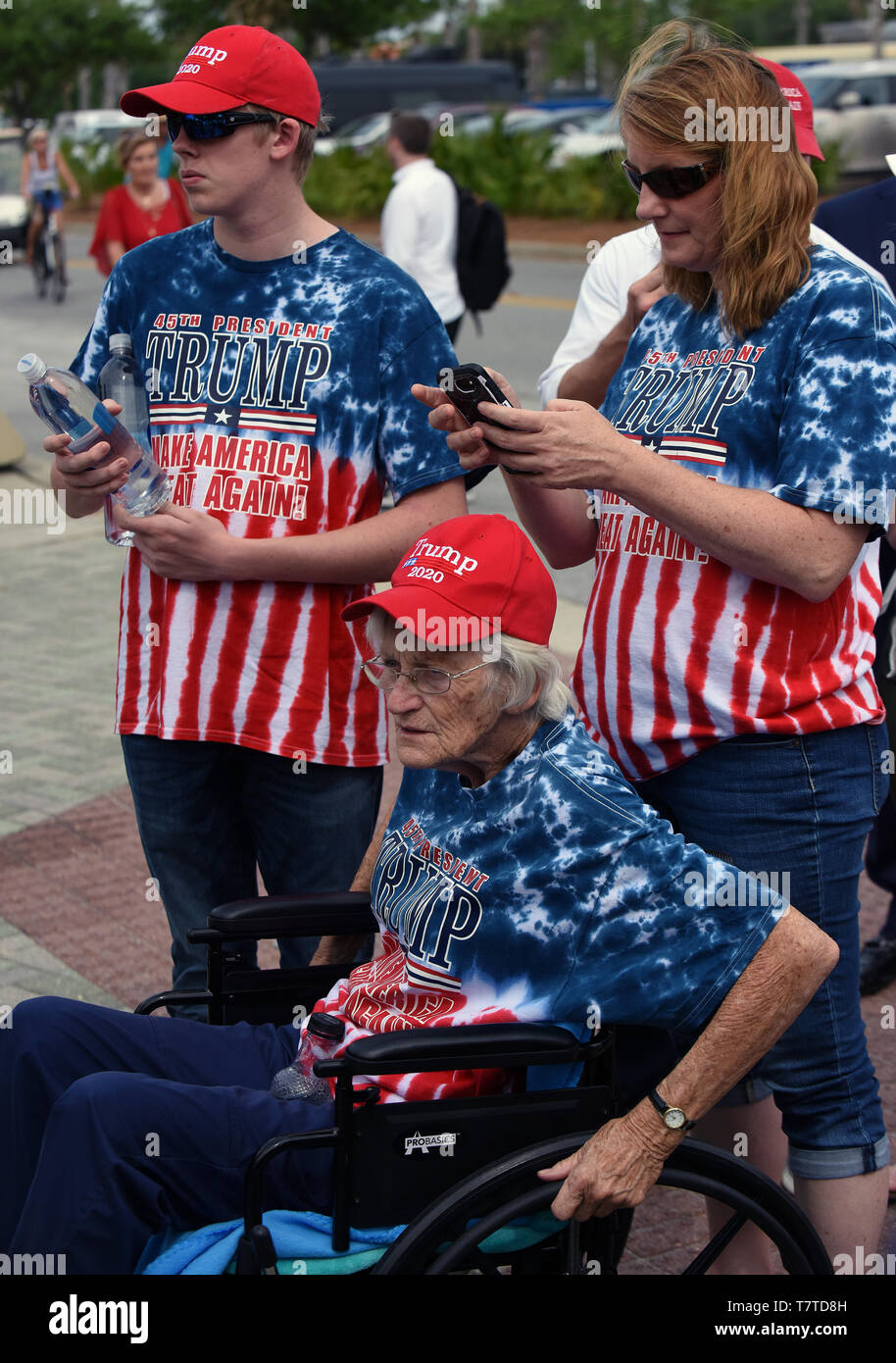 Florida, USA. 08th May, 2019. Supporters of U.S. President Donald Trump ...