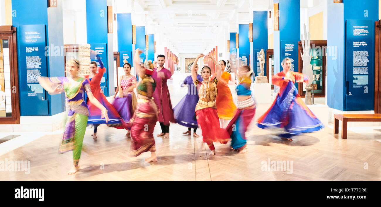 Dance organisation hi-res stock photography and images - Alamy