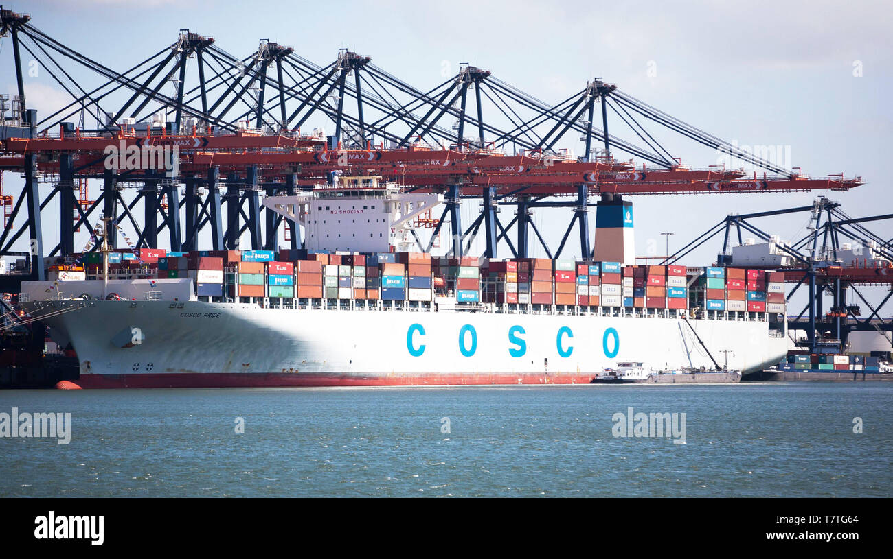 Cosco shipping lines hi-res stock photography and images - Alamy