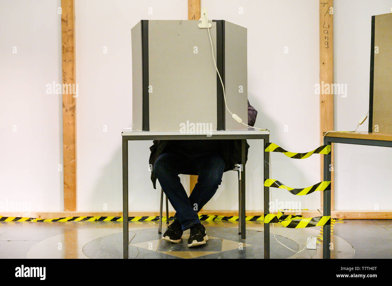 Electoral booth hi-res stock photography and images - Alamy