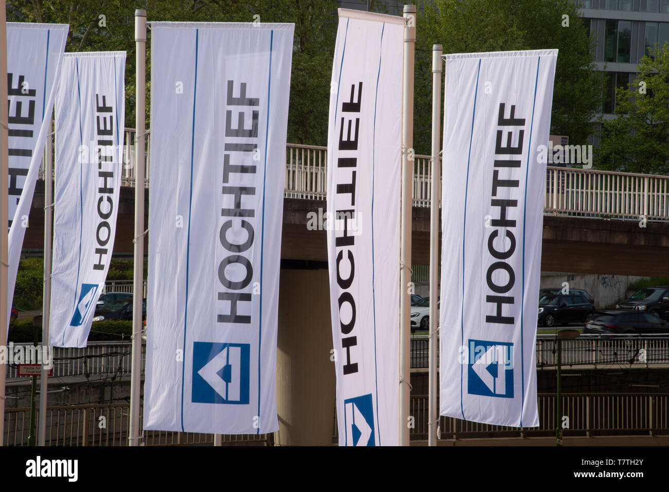 Hochtief logo hi-res stock photography and images - Alamy