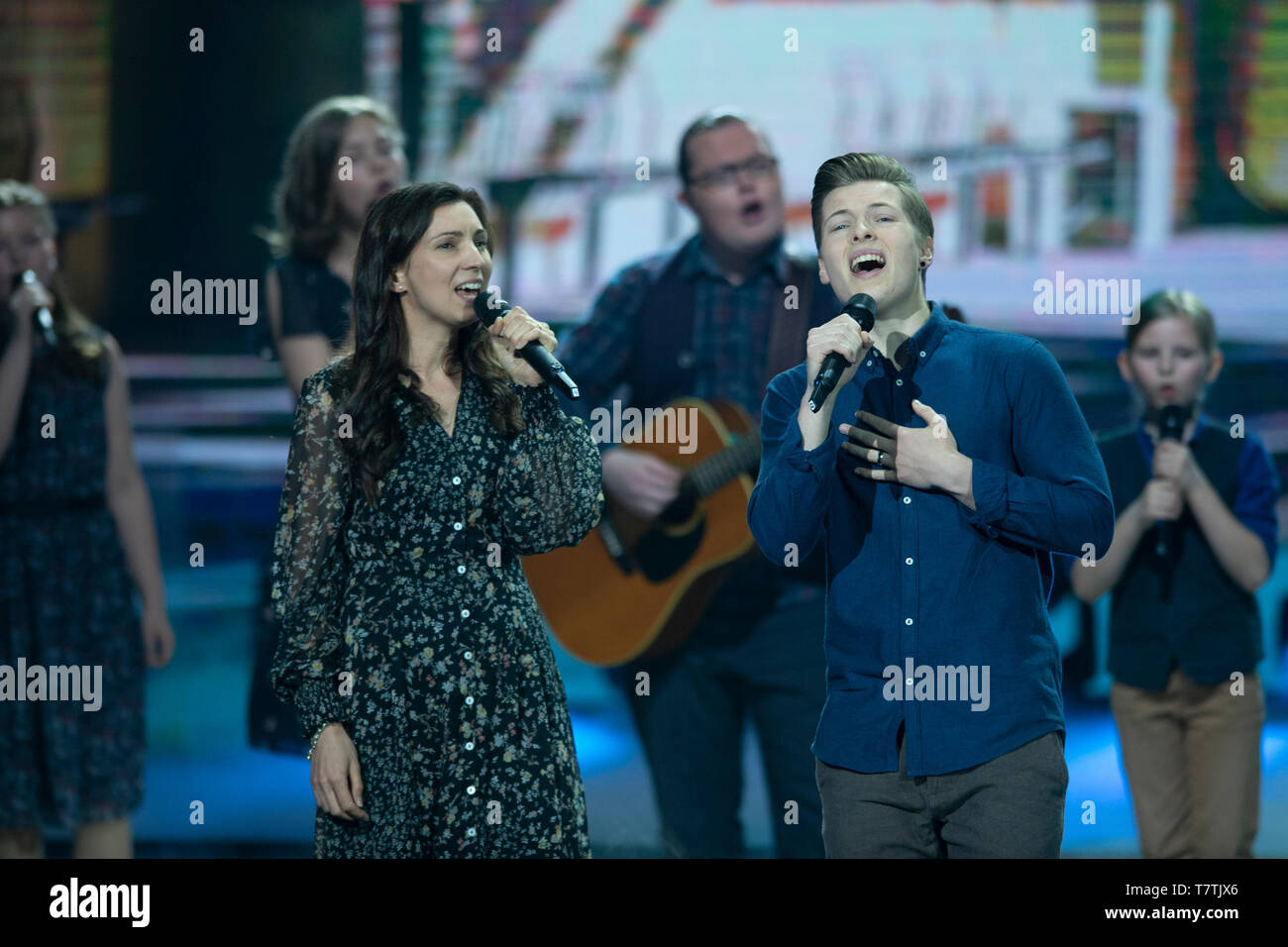 Berlin, Deutschland. 04th May, 2019. Angelo KELLY with his family ...
