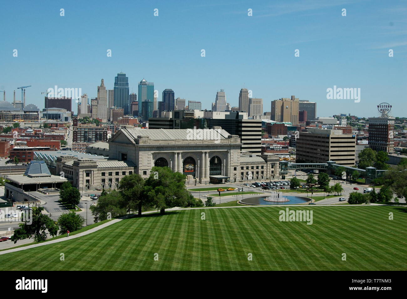 Kansas city skyline hi-res stock photography and images - Alamy