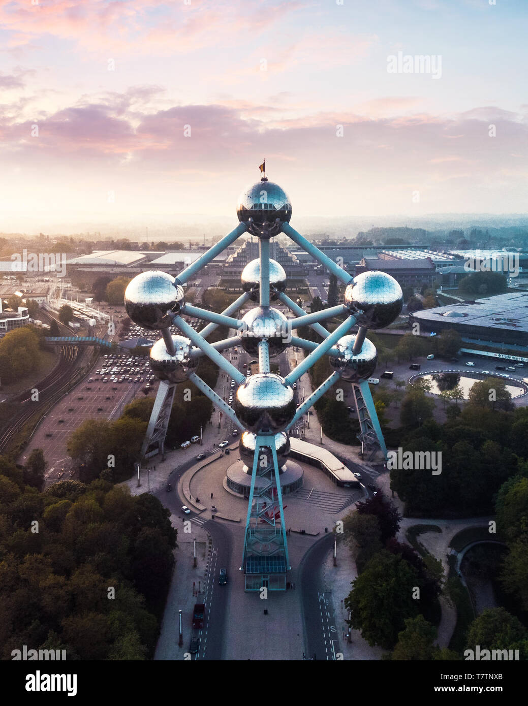 Symbol of Brussels - Atomium - Atom Molecule, Belgium Stock Photo - Alamy