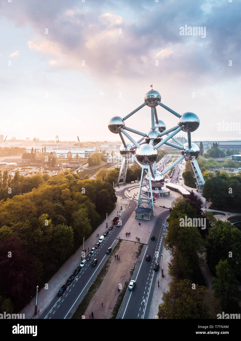 Symbol of Brussels - Atomium - Atom Molecule, Belgium Stock Photo - Alamy