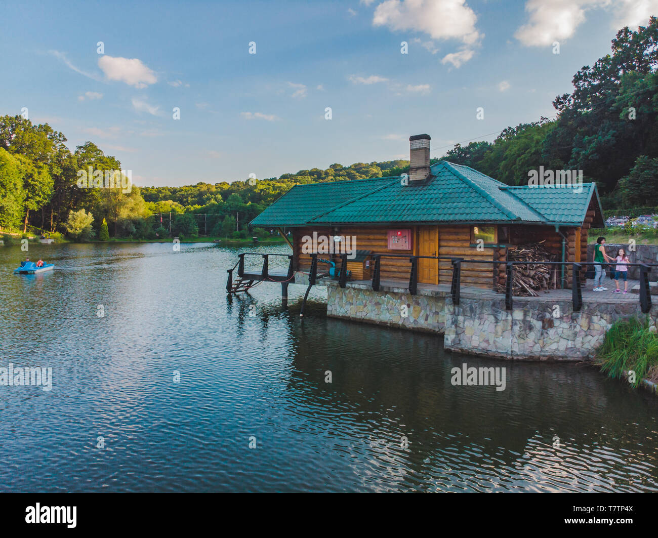 Lake house view hi-res stock photography and images - Alamy