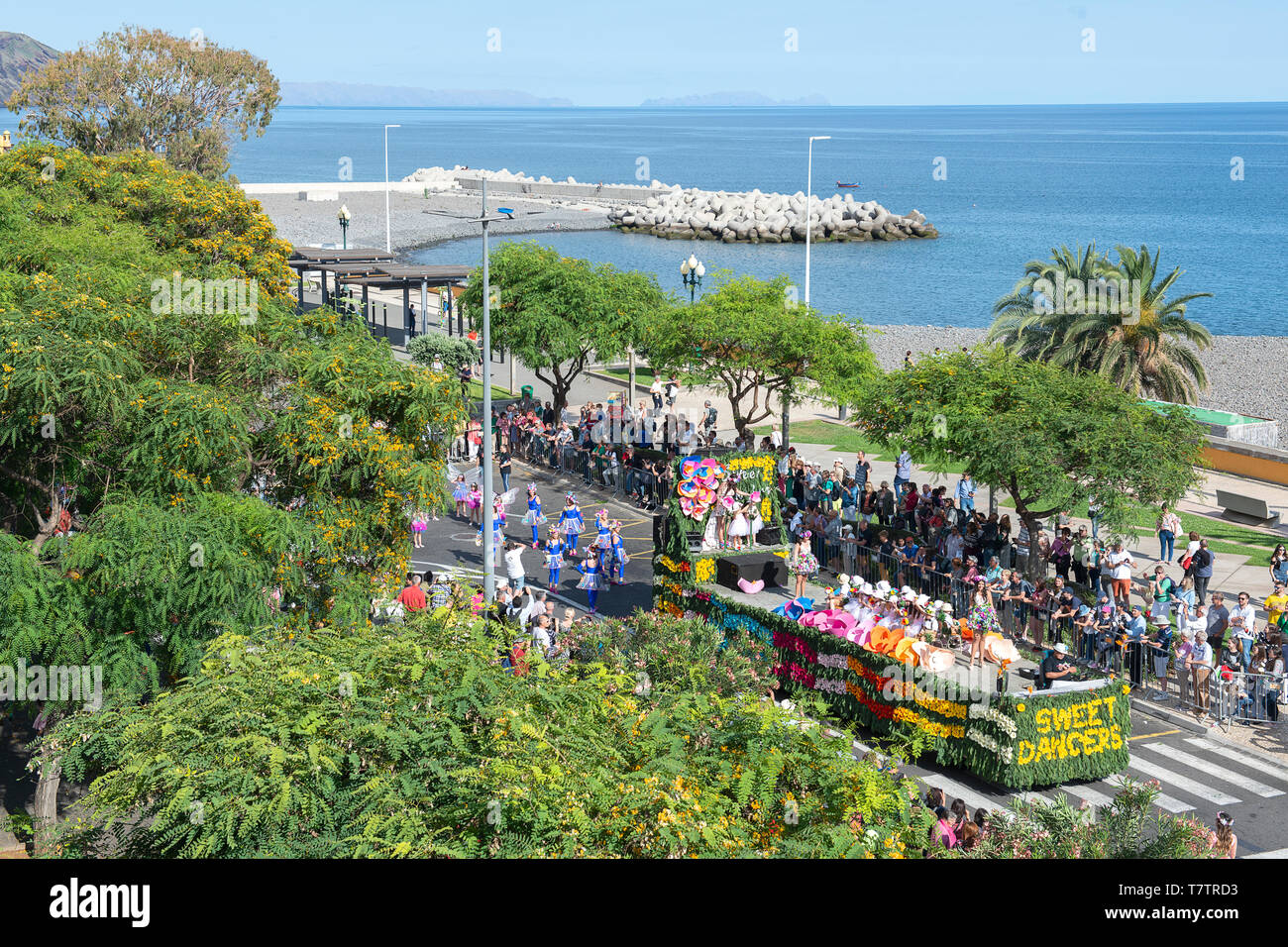 Water parade float hi-res stock photography and images - Alamy