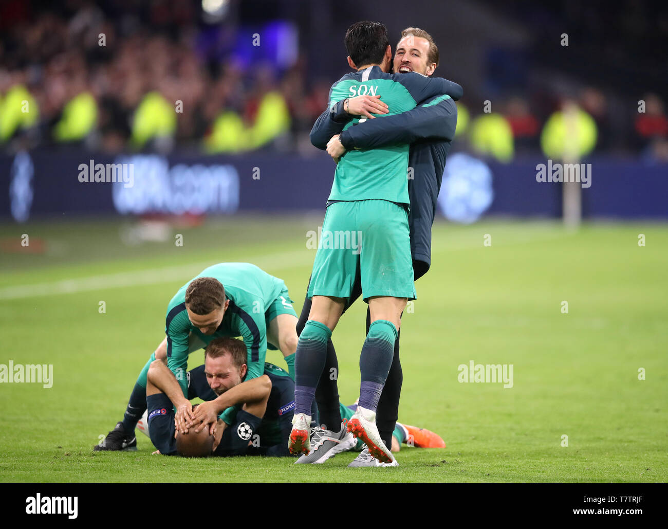 Tottenham Hotspur's Son Heung-min (centre) and Harry Kane (right ...