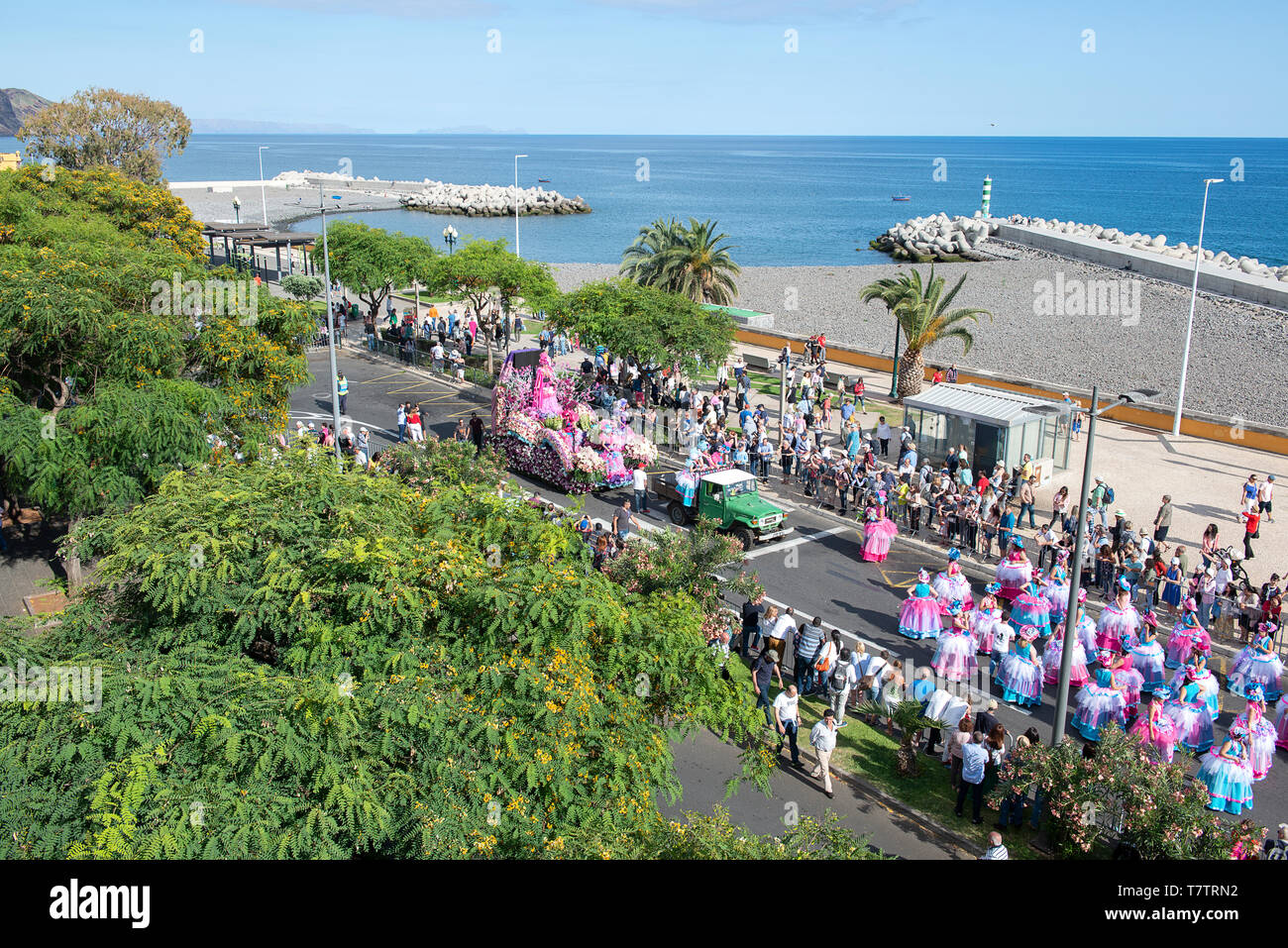 Water parade float hi-res stock photography and images - Alamy
