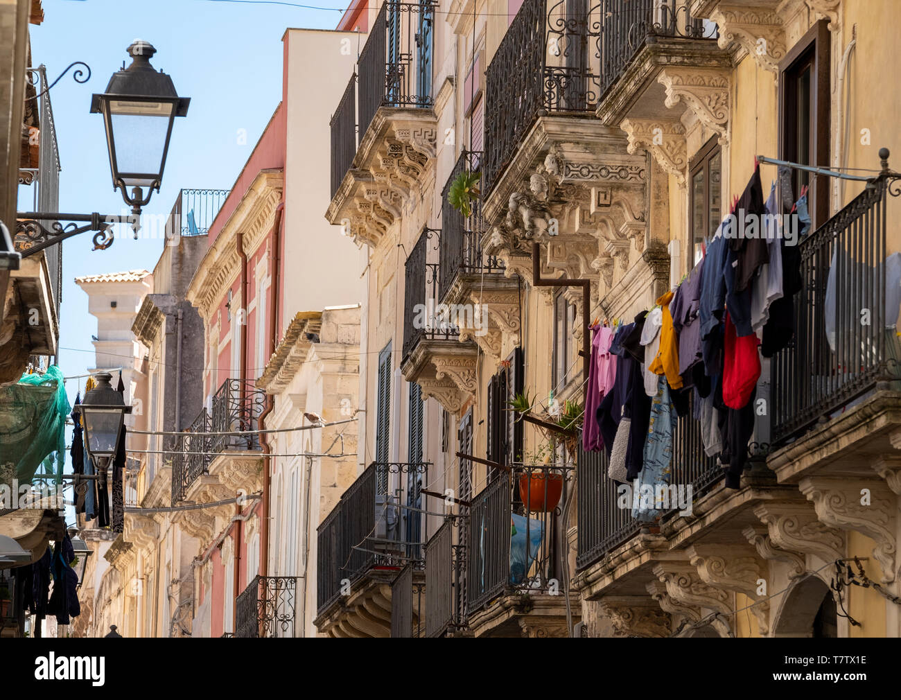 Historic streets of sicily hi-res stock photography and images - Alamy
