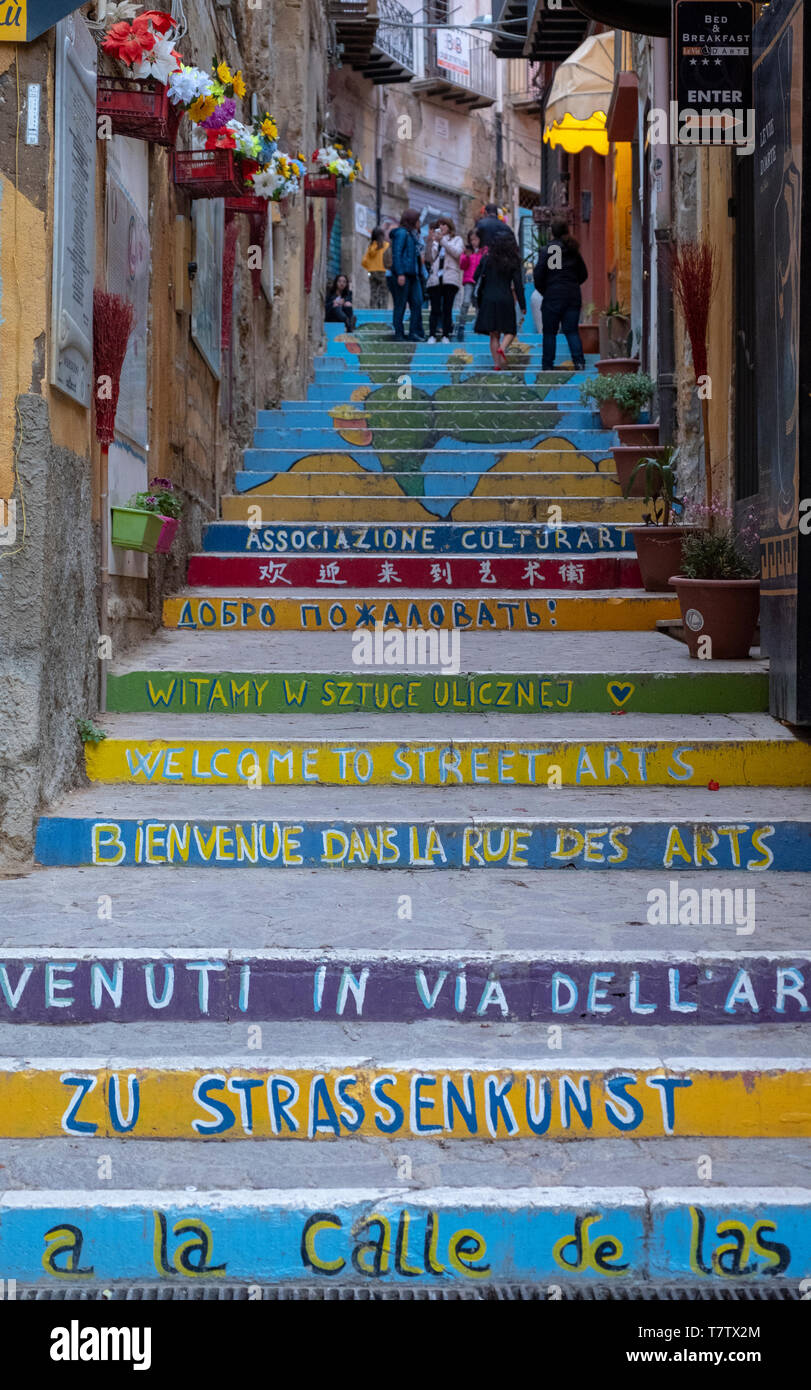 Welcome messages hi-res stock photography and images - Alamy