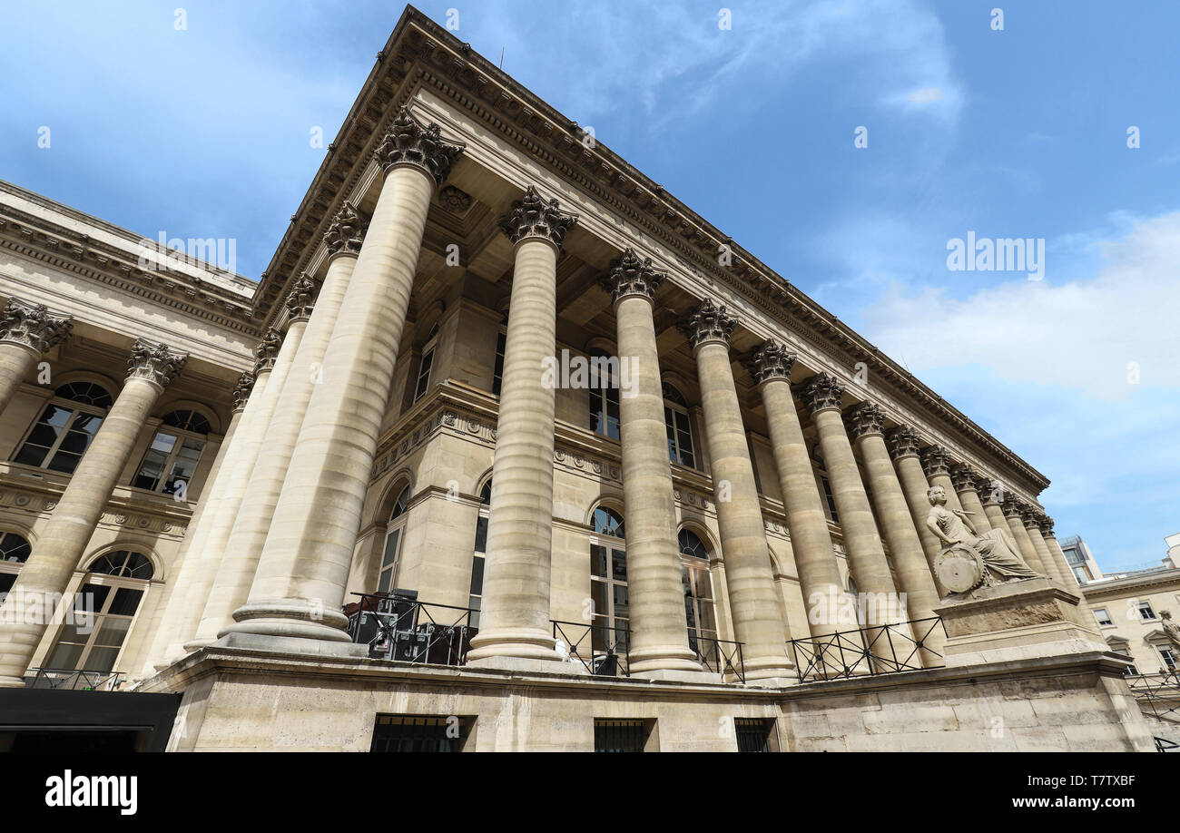 Paris bourse hi-res stock photography and images - Alamy