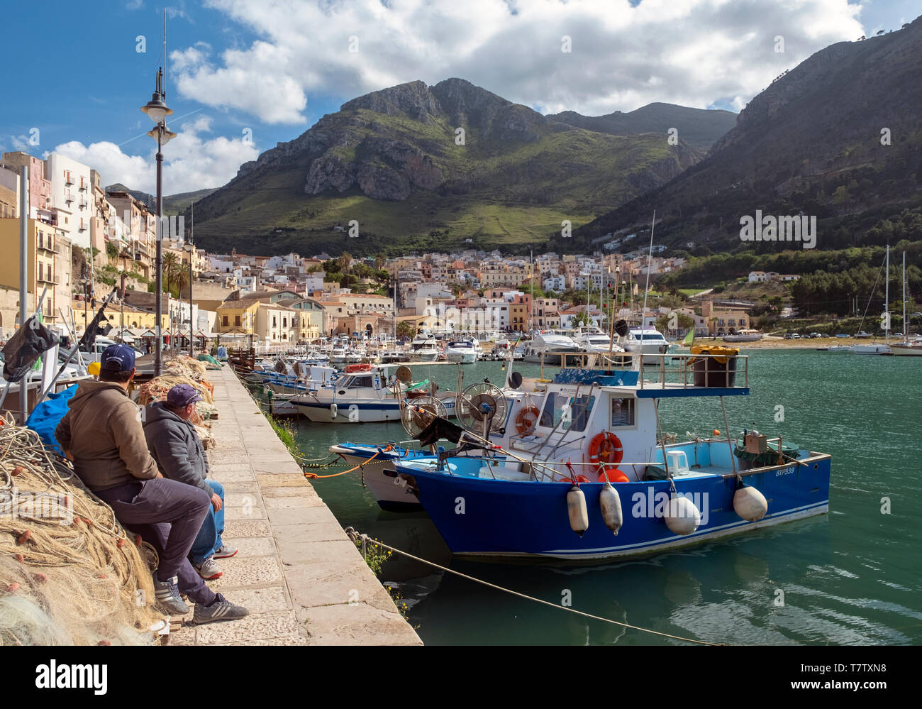 Sicilian fishing village hi-res stock photography and images - Alamy