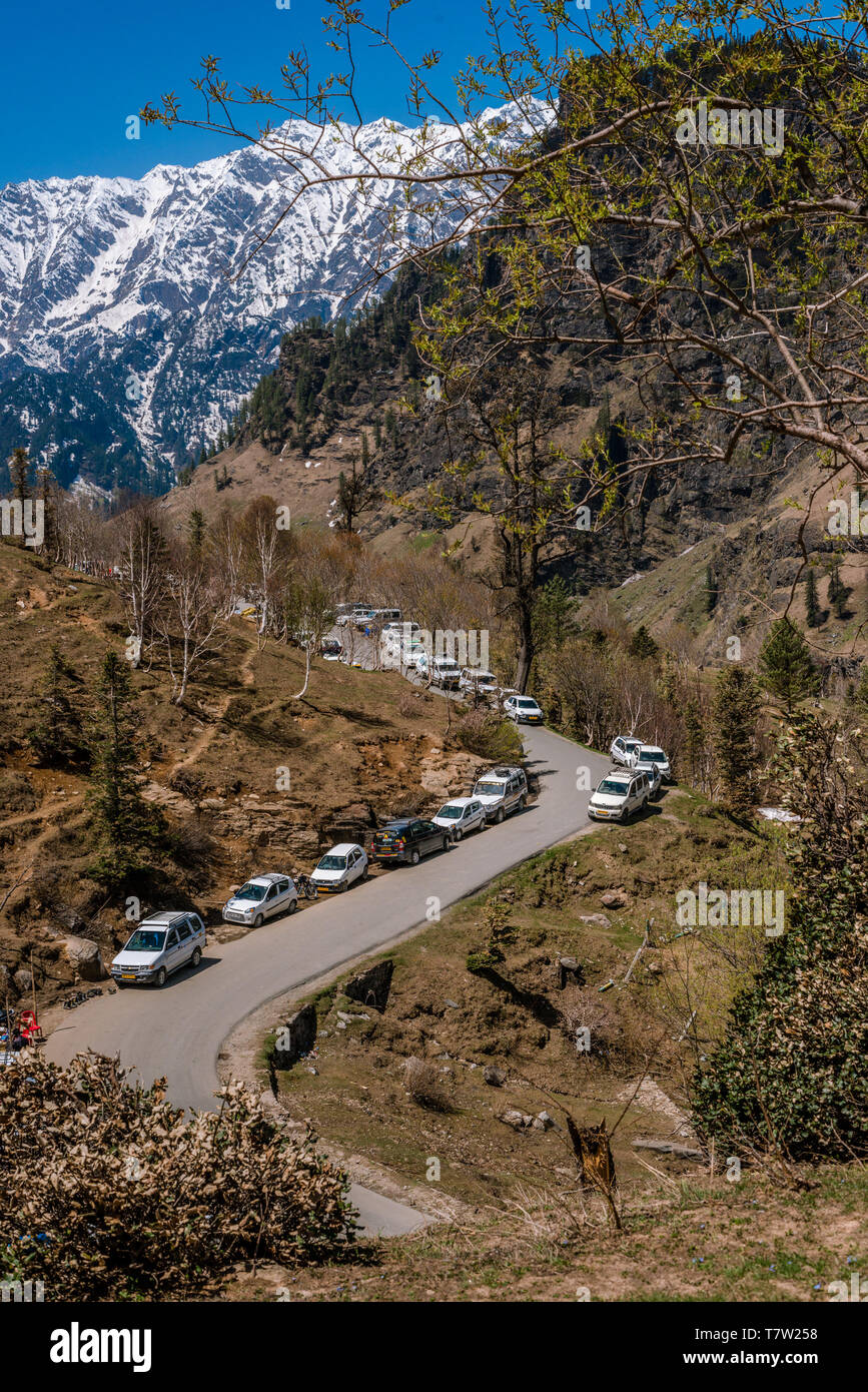 Manali, Himachal Pradesh, India - May 01, 2019 : Photo of Tourist and ...