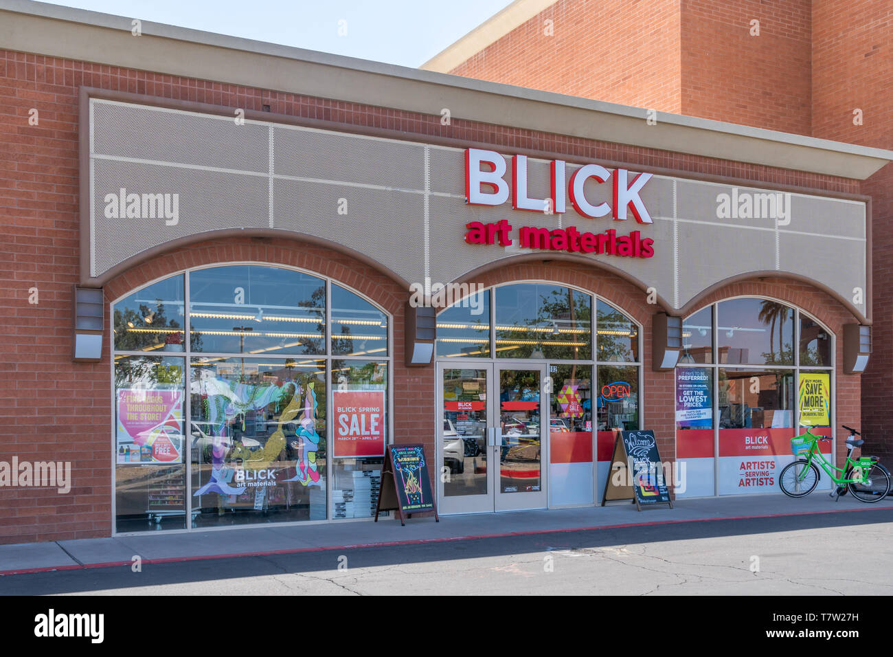 TEMPE, AZ/USA - APRIL 10, 2019: Blick Art Materials retail store ...