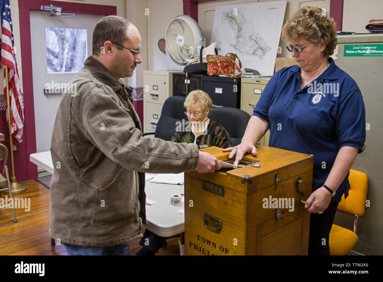 Old voting machine hi-res stock photography and images - Alamy