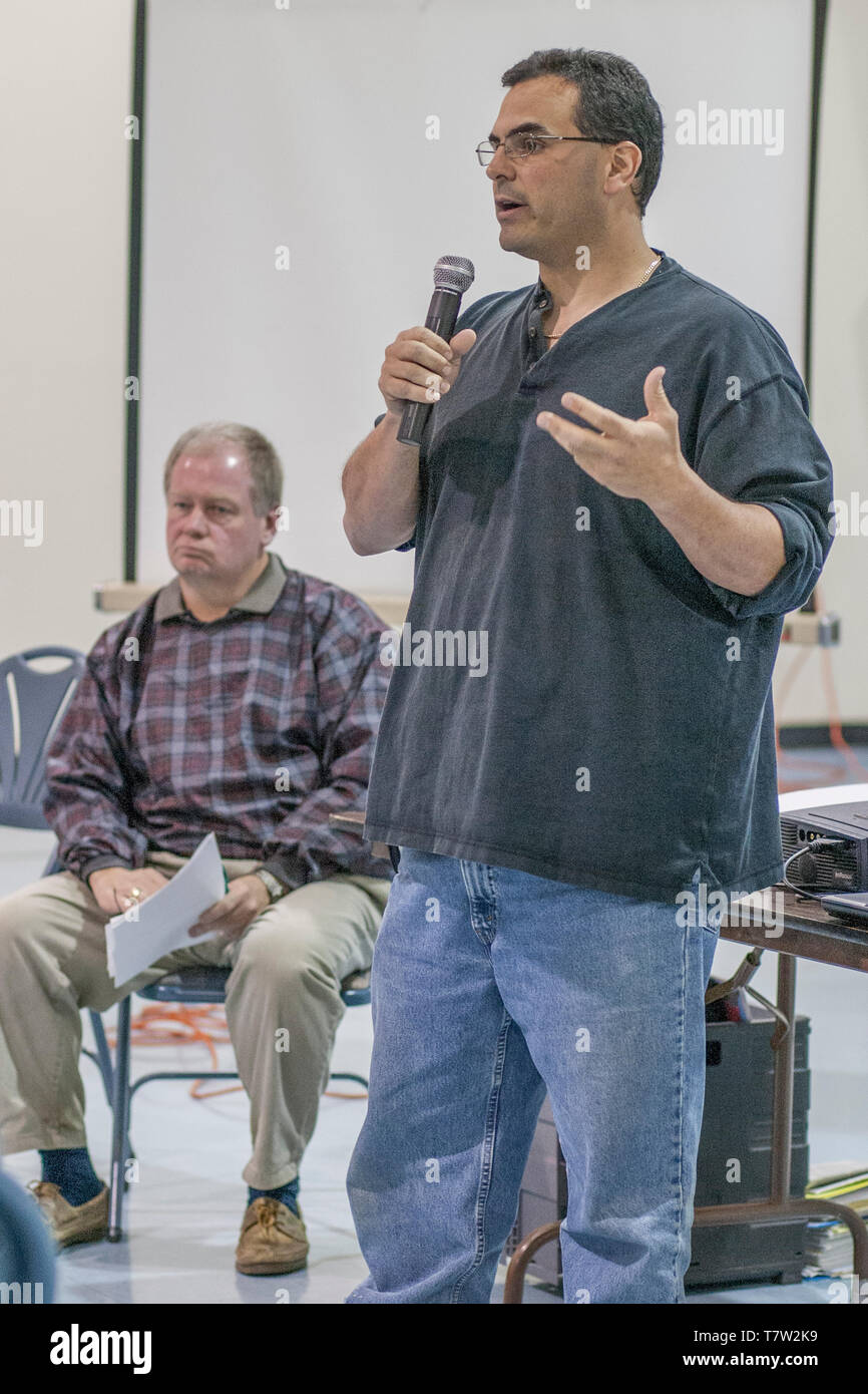 Meeting speaking hi-res stock photography and images - Alamy