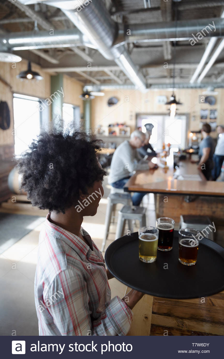 Beer waitress hi-res stock photography and images - Alamy