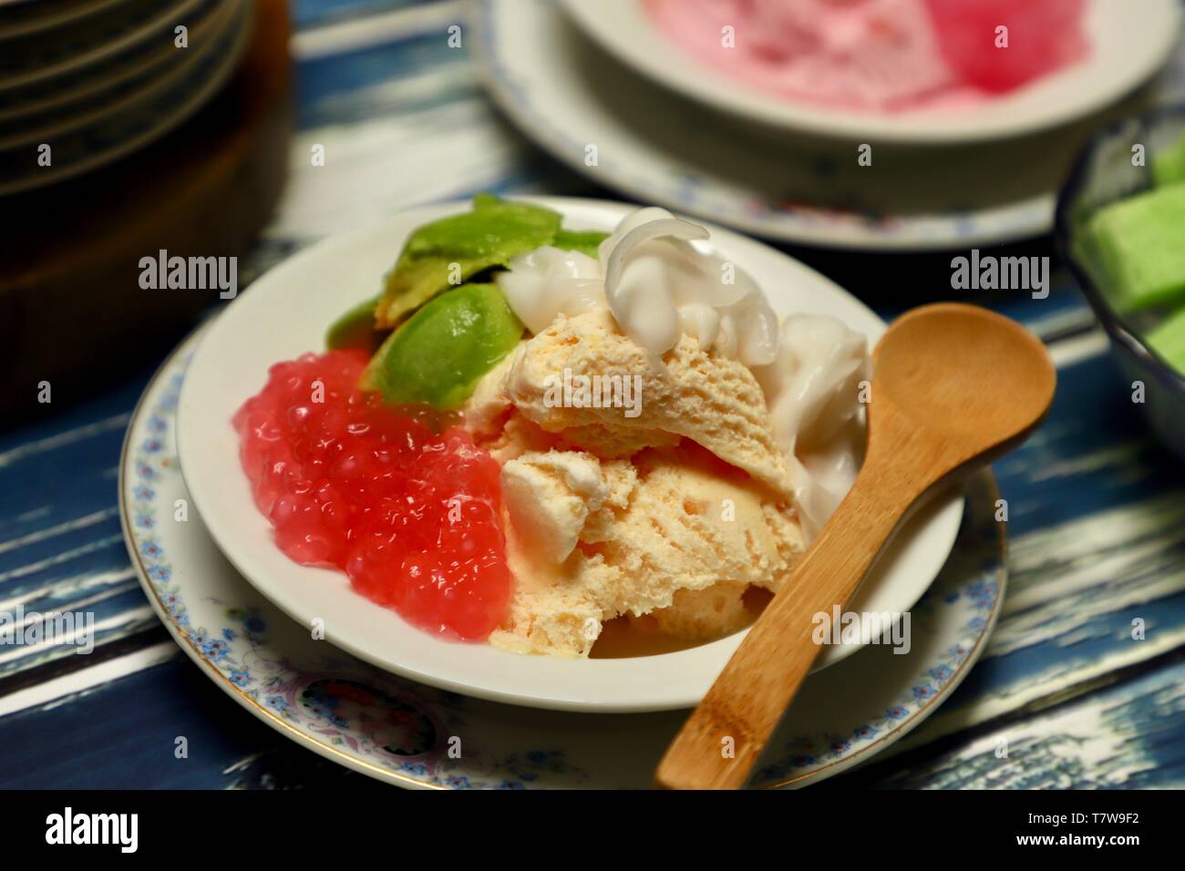 Es Puter Nangka. Traditional Indonesian jackfruit and coconut ice cream ...