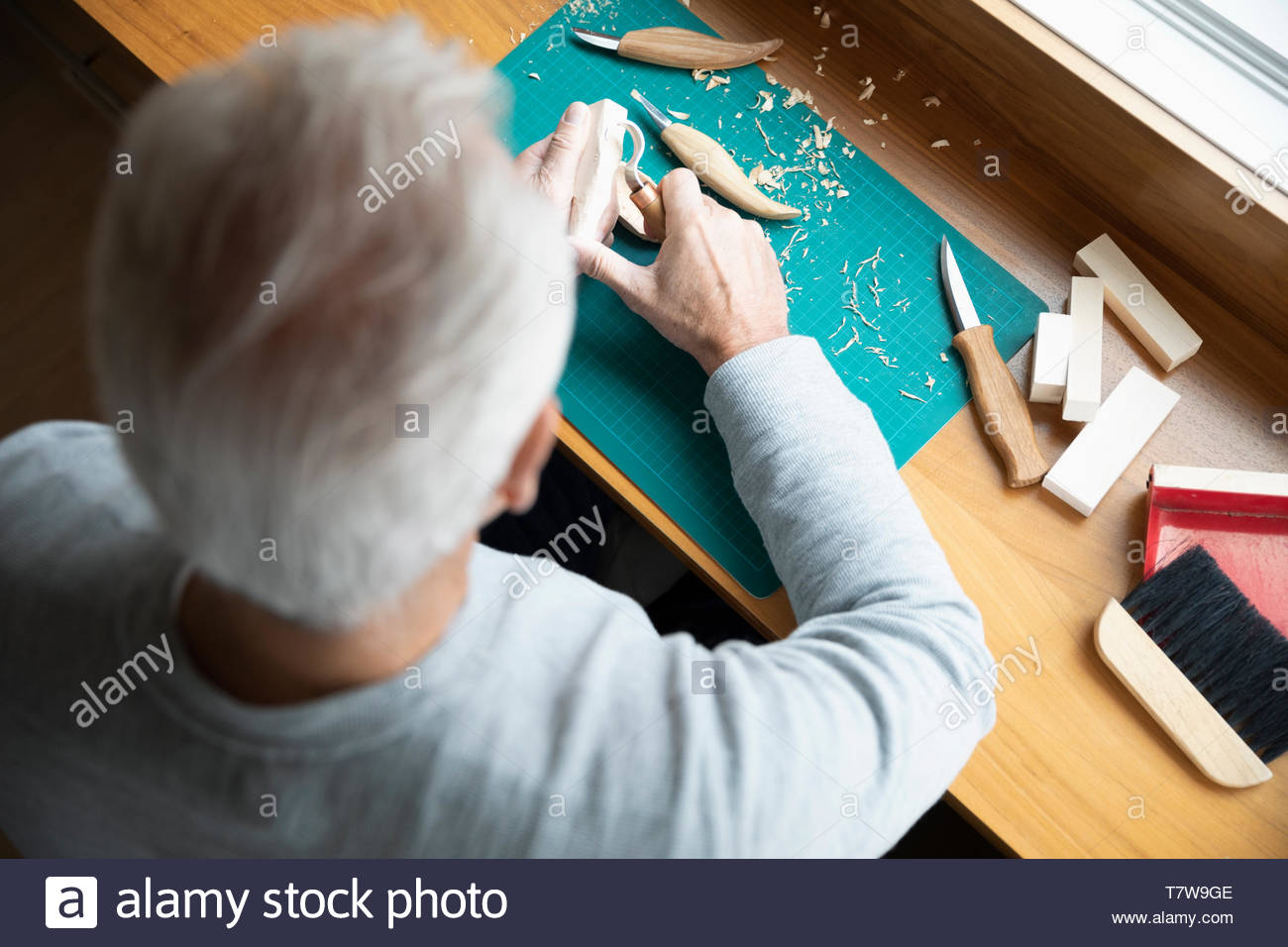 Man at workbench hi-res stock photography and images - Alamy