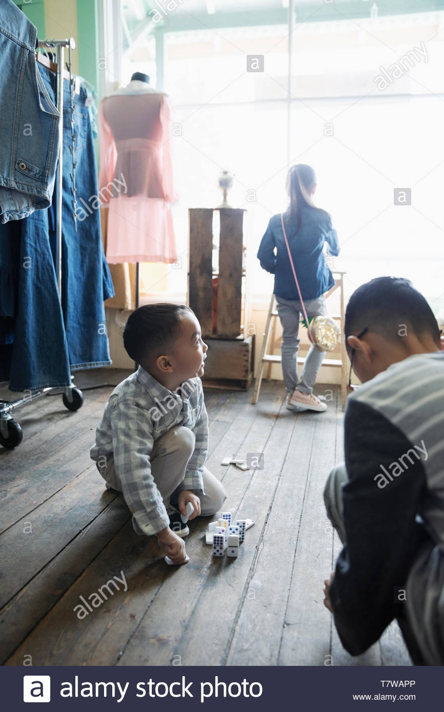 Boy playing shop hi-res stock photography and images - Alamy