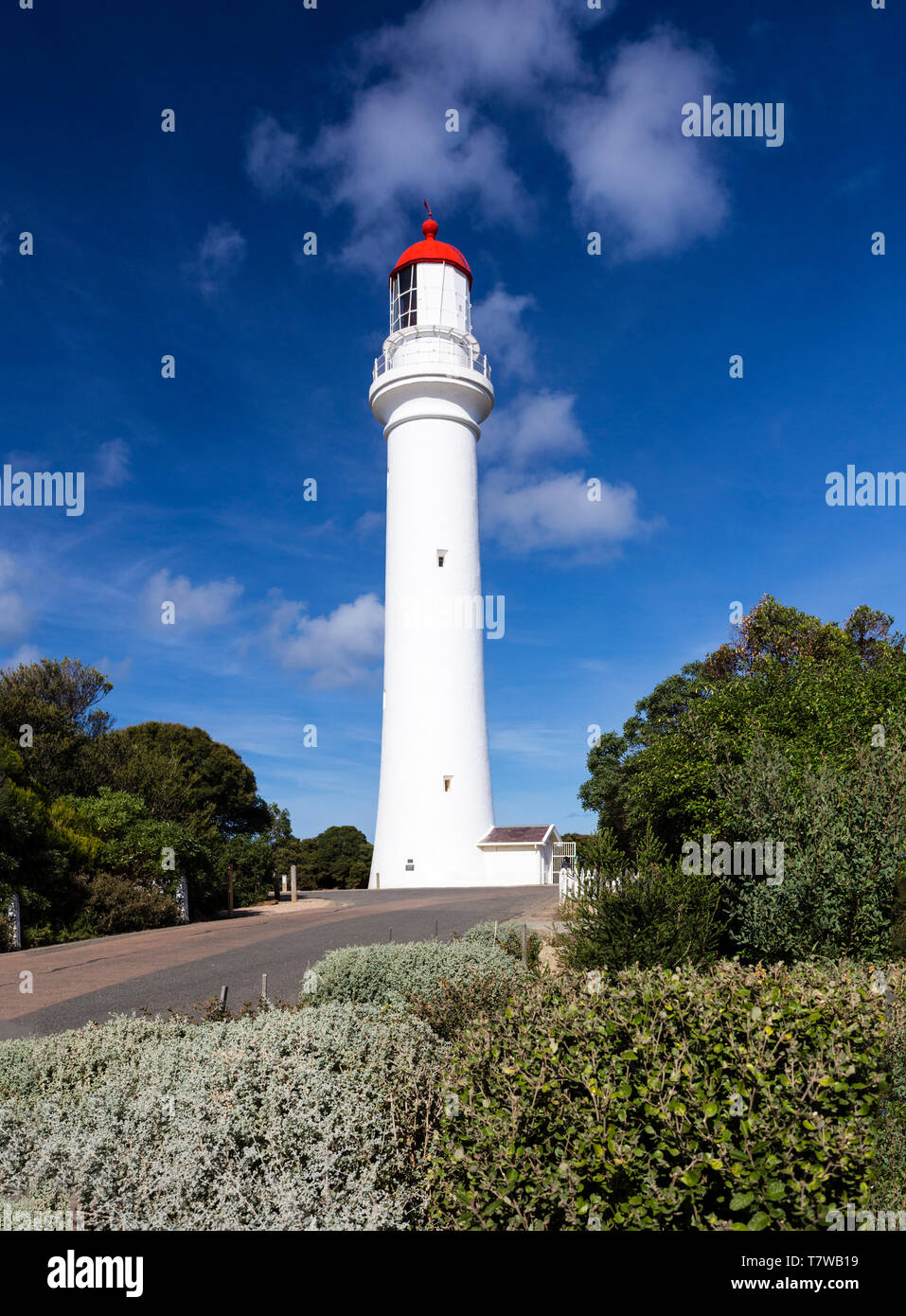Split Point Lighthouse a tourist attraction along Great Ocean Road ...