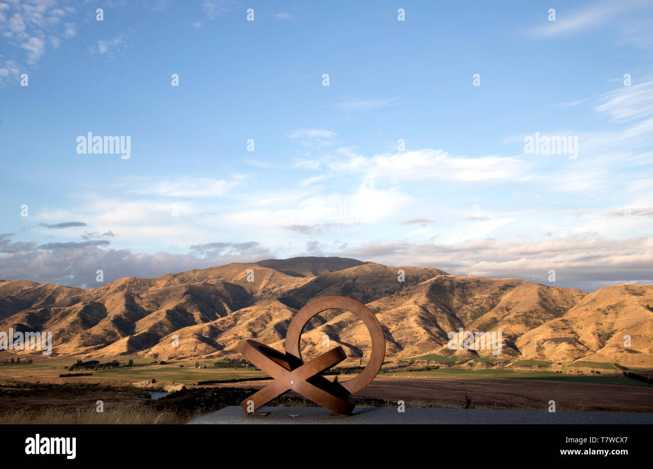 New zealand sculpture hi-res stock photography and images - Alamy