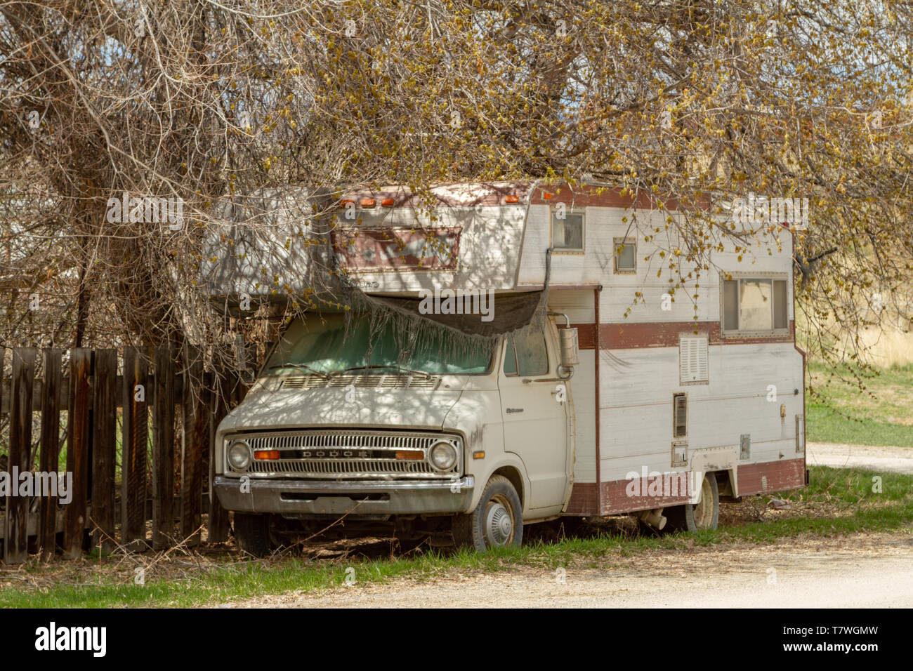 Abandoned motorhome hi-res stock photography and images - Alamy