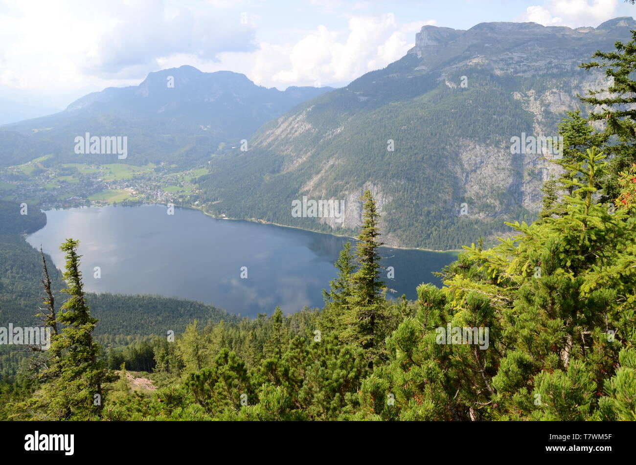 View of Altaussee and Lake Altaussee in the Salzkammergut region in ...