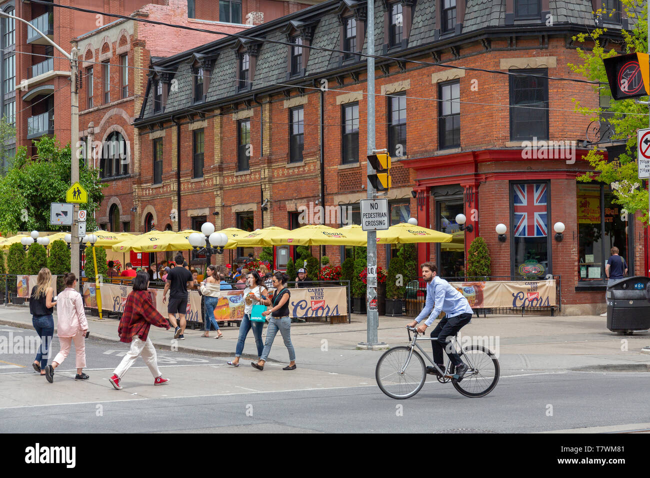 Toronto queen street cafe hi-res stock photography and images - Alamy