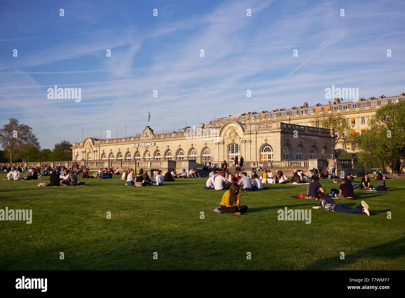 Invalides station hi-res stock photography and images - Alamy