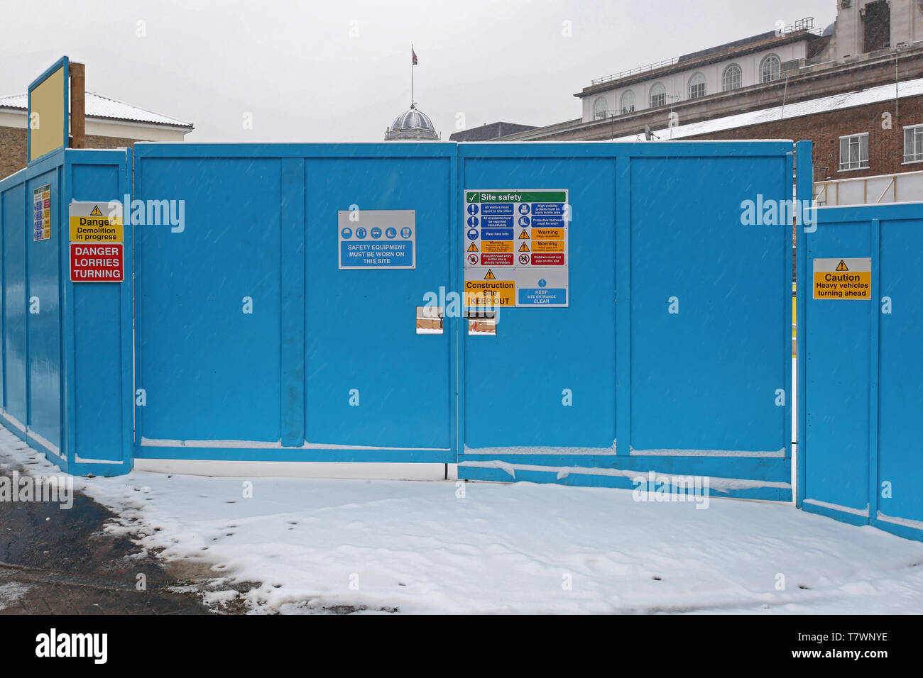 Construction site gate hi-res stock photography and images - Alamy