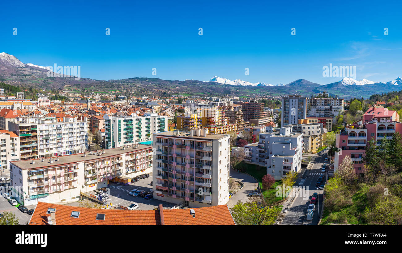 Apartment building gap hautes alpes hi-res stock photography and images ...