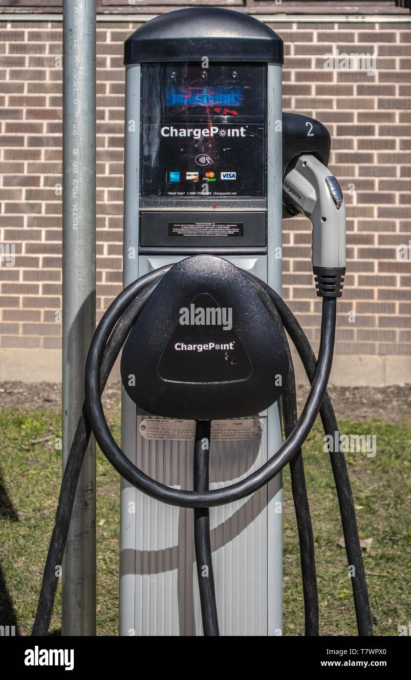 Ev charging hub hi-res stock photography and images - Alamy